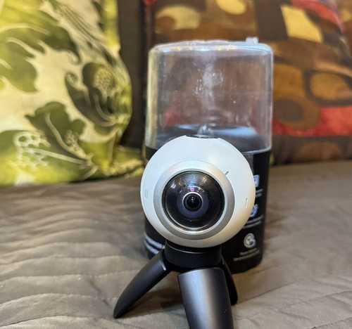 Samsung gear 360 компактная панорманая камера