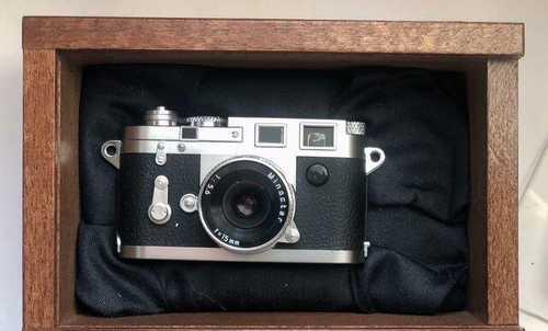 Leica M3 Minox