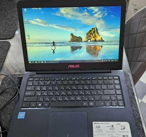 Ноутбук Asus E402S