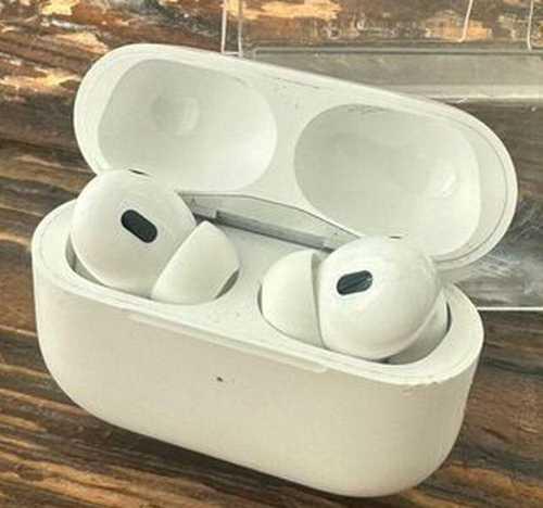 Apple AirPods Pro 2-е поколение