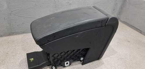 Кожаный подлокотник WV Passat B6 CC B7