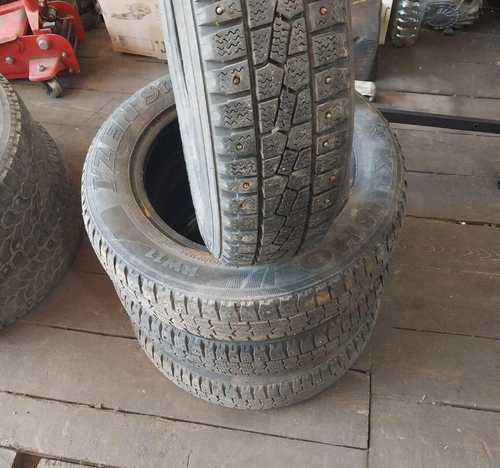 Kumho I'Zen Stud Snow KW11 155/70 R13