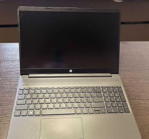 Ноутбук HP Laptop 15s-eq1318ur