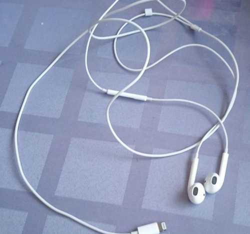 Наушники earpods