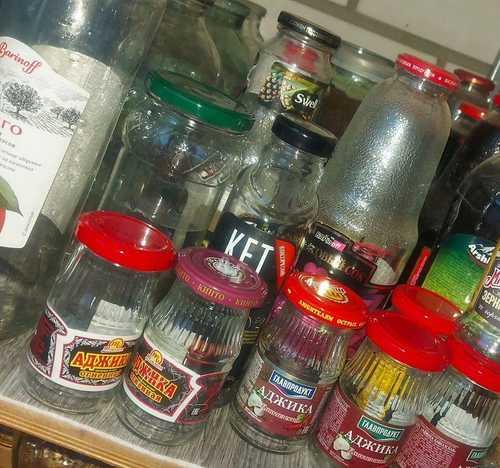 Стеклянные банки разным объемом