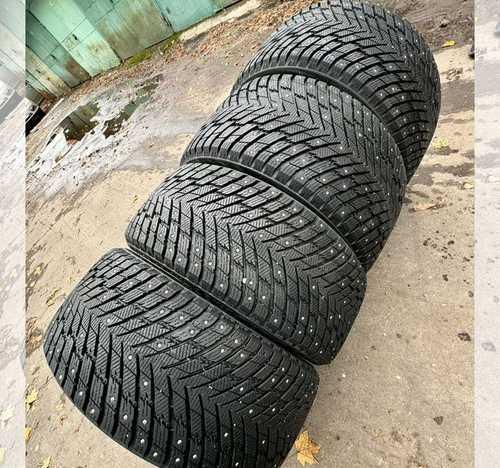 Arivo Ice Claw ARW7 275/40 R21 и 315/35 R21 107T