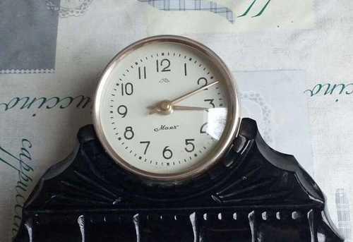 Часы настольные механические СССР
