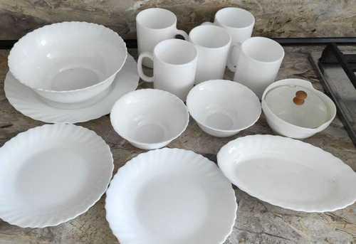 Набор тарелки и кружки, посуда