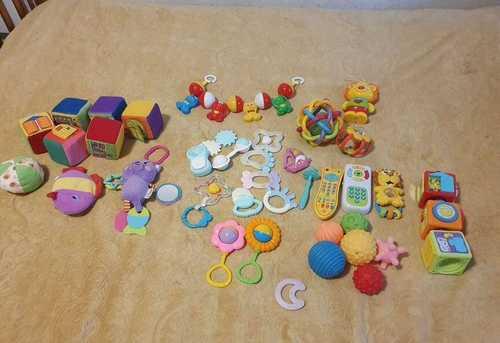 Развивающие игрушки погремушки для малышей