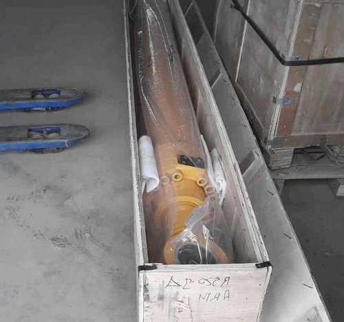 Гидроцилиндр рукояти Hyundai R520LC-9 31Y1-35220