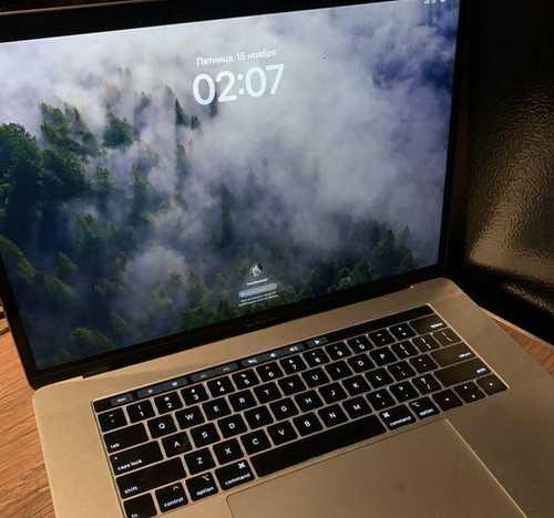 Apple macbook pro 15 2018 (TouchBar)