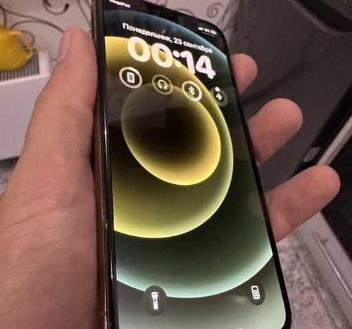 iPhone Xs, 64 ГБ