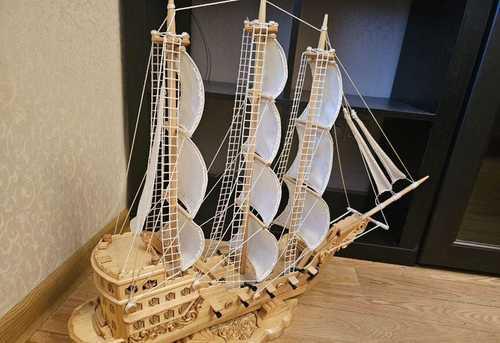 Деревянная модель корабля