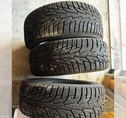 Hankook Winter I'Pike 215/55 R17