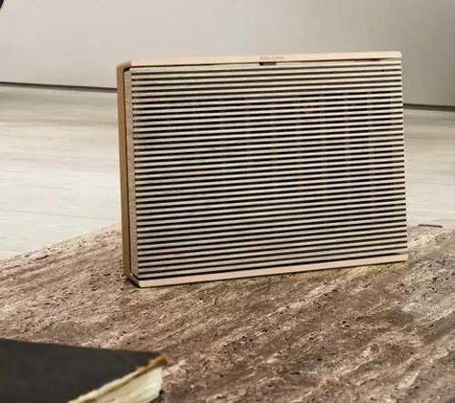 B&O BeoSound Level Gold Tone Alu/Light Oak