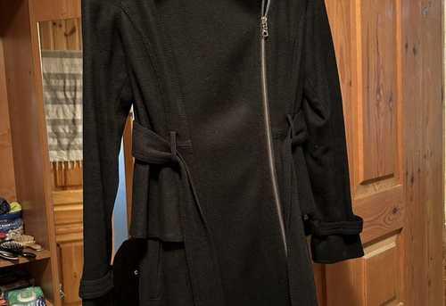 Пальто женское guess s