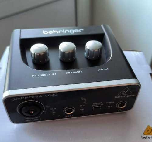 Звуковая карта behringer u phoria um2