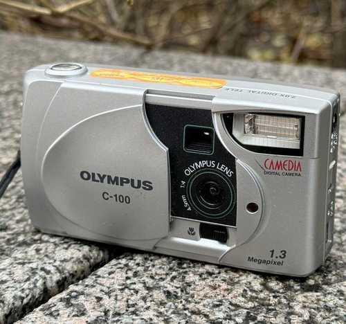 Цифровой Olympus Camedia C-100 винтаж