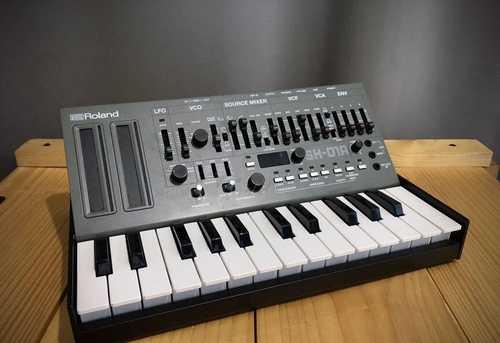 Roland SH-01a + keyboard unit K-25