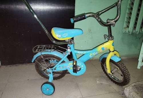 Детский велосипед с ручкой