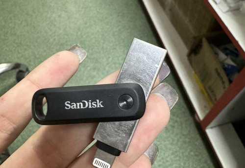 Флешка SanDisk iXpand GO USB 3.0/Lightning 64 Gb