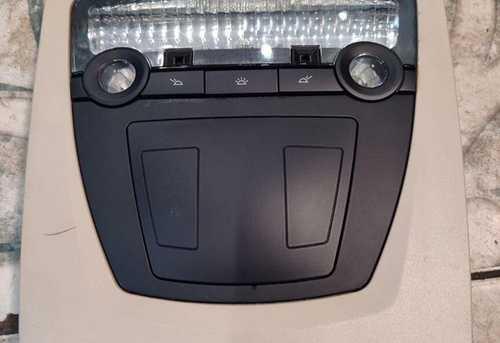 Плафон освещения салона BMW F10