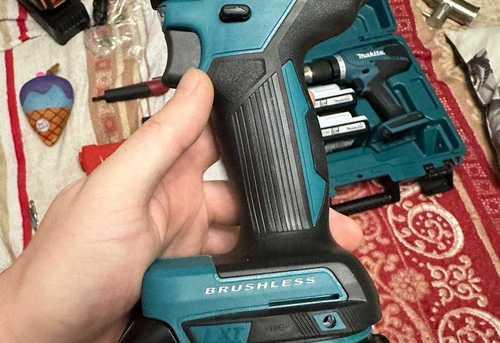 Бесщёточный шуруповерт Makita 18v