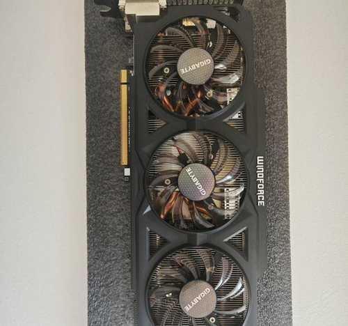 AMD Radeon R9 270X 2gb