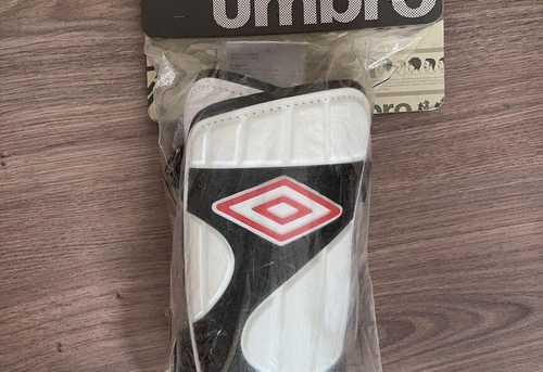 Футбольные щитки Umbro новые