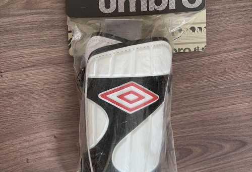 Футбольные щитки Umbro новые