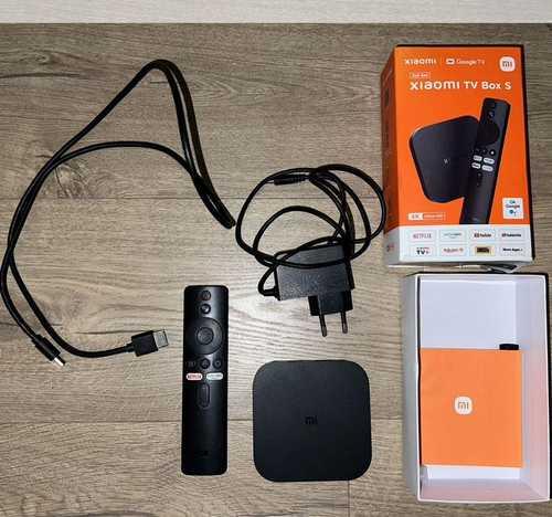 Tv приставка Xiaomi mi box s