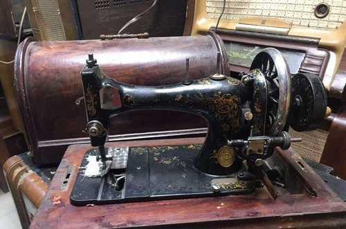Старинная швейная машинка германия