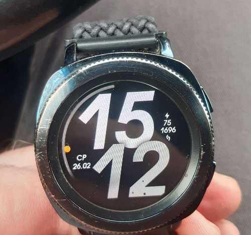 Смарт часы samsung gear sport