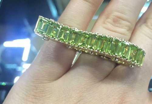 Золотое кольцо с бриллиантами. Хризолит