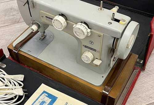 Швейная машинка электрическая Подольск 142