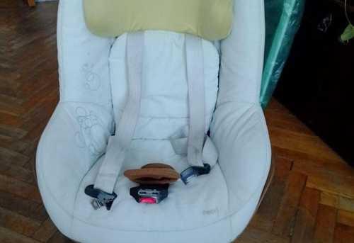 Детское автокресло + база maxi cosi 9-18кг