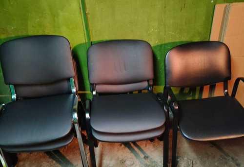 Офисные стулья 5 штук (новая кожа)