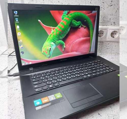 Lenovo 17.3". SSD 1 TB. GeForce 720m