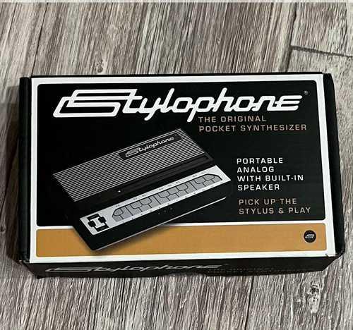 Аналоговый синтезатор Dubreq Stylophone S1