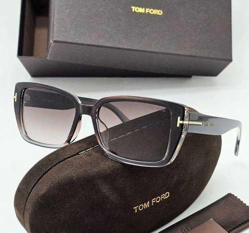 Солнцезащитные очки Tom Ford