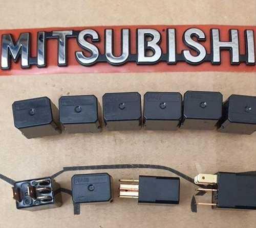Реле Mitsubishi Outlander реле L200 mr515994
