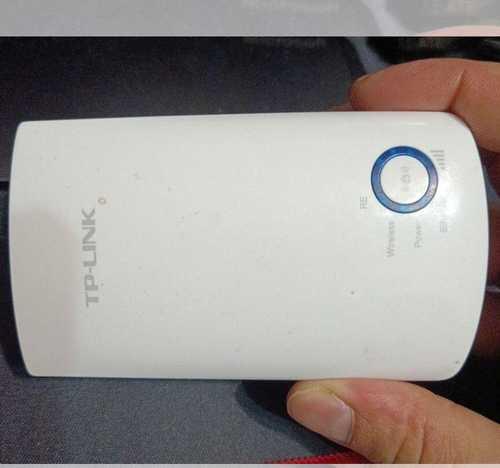 Повторитель Wi-Fi TP-link TL-WA850RE