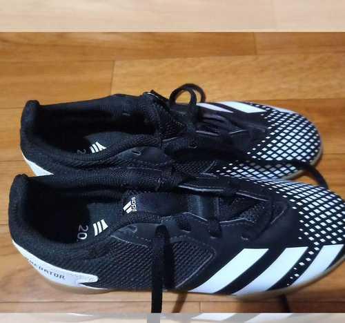 Футзалки новые Adidas Predator