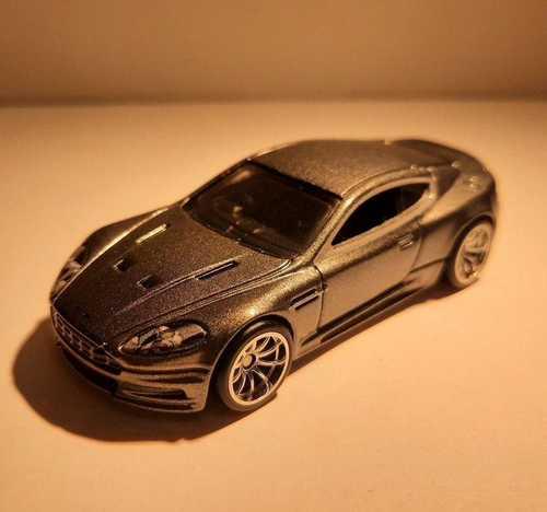 Hot wheels Premium Aston Martin DBS (2023)