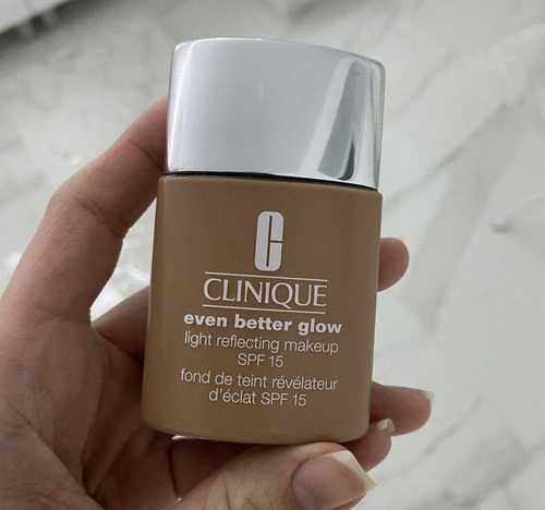 Тональный крем clinique even better glow CN52