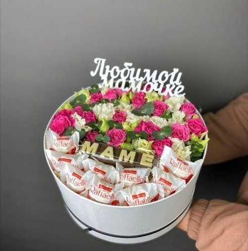 Цветы в коробке Сладости Подарок Доставка Комбо