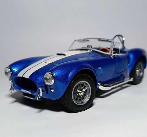 Модель Shelby Cobra 427 SC Roadster 1:24 Welly