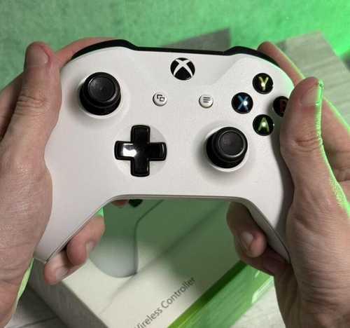 Геймпад Microsoft Xbox One S