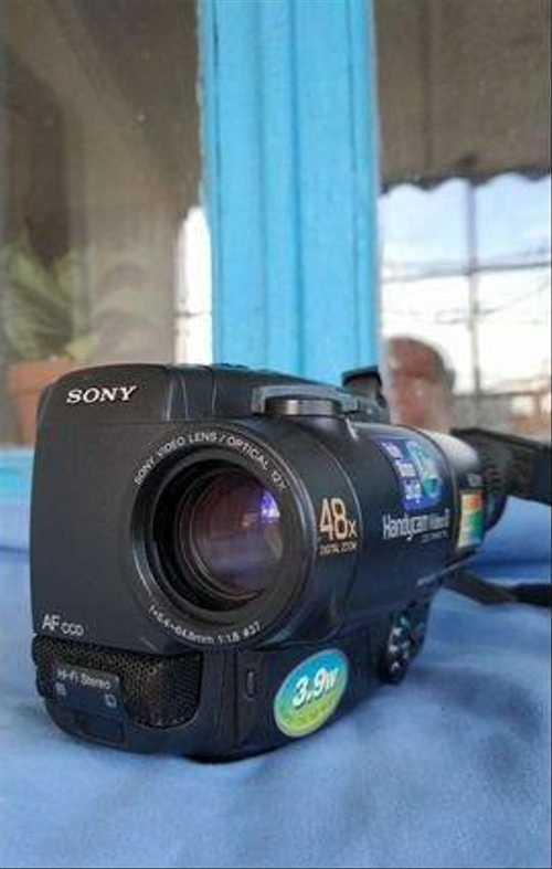 Видеокамера Sony CCD-TR490E Handycam