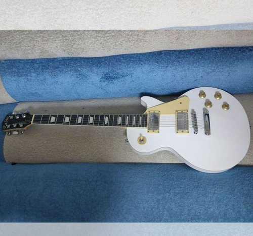 Электрогитара в корпусе Les paul